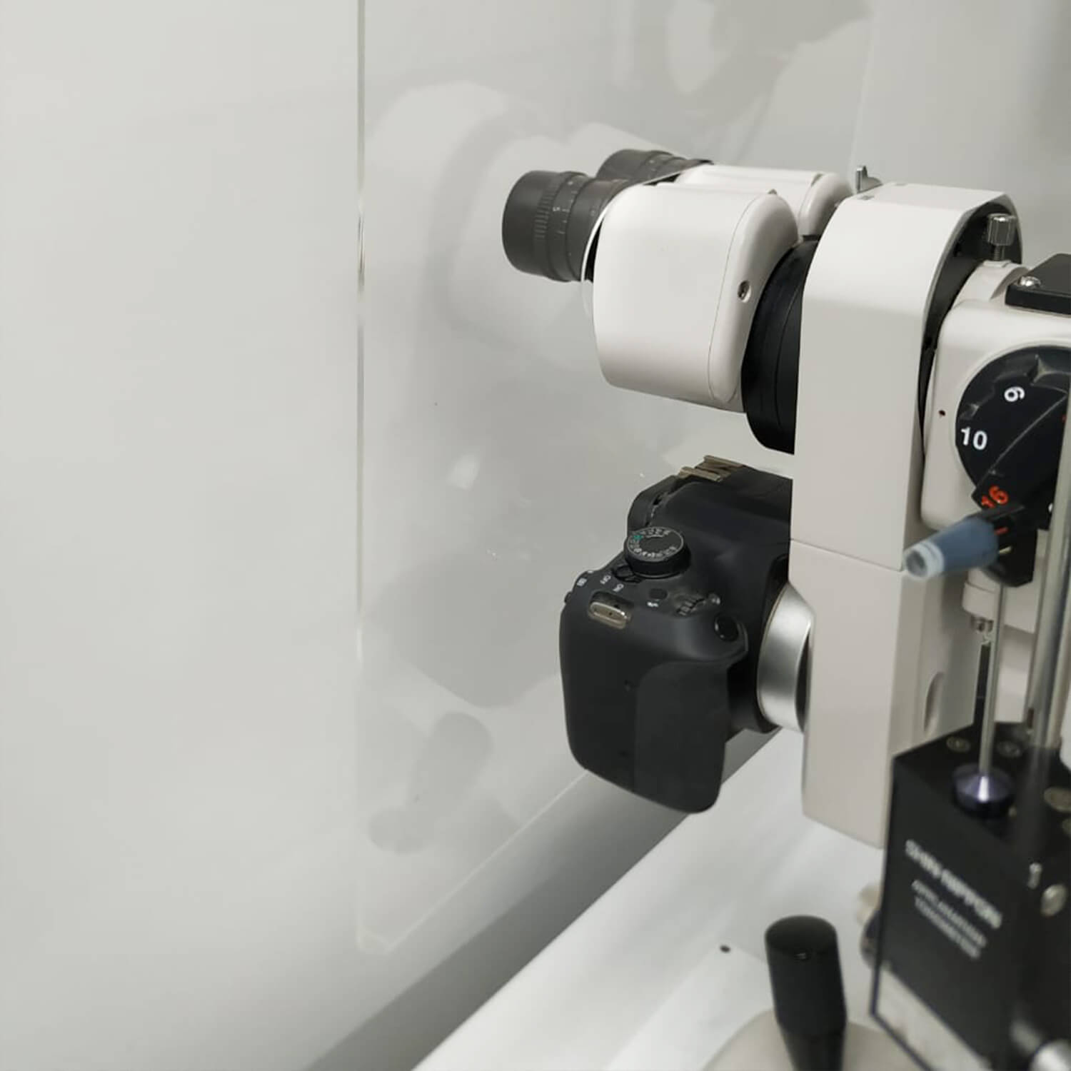 Slit Lamp Shield Minimize Risk of COVID-19 in Ophthalmology Clinics